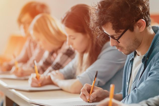 Intégrer une école de commerce en admissions parallèles : les concours ...