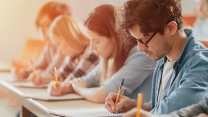 Sujets et corrigés bac mathématiques 2023 - L'Etudiant