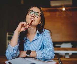 Étudier tout en travaillant en entreprise : voilà le principe de l'alternance. Comment cela ...