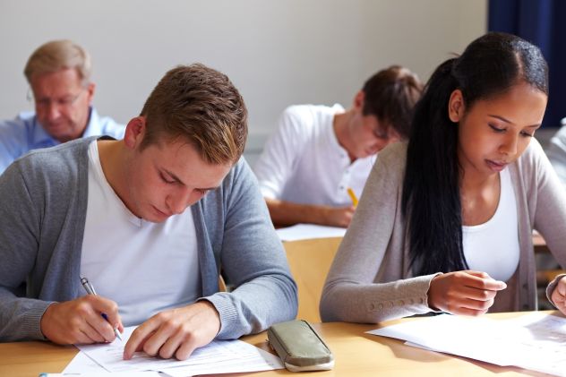 Sujets Corrigés bac STL Physique-Chimie Mathématiques 2025 - L'Etudiant