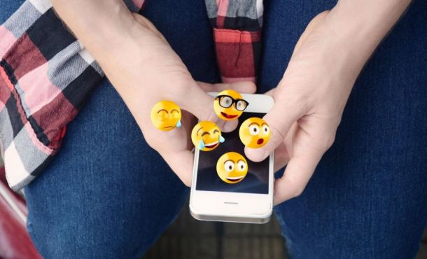 Les smileys à utiliser pour flirter avec ton crush - L'Etudiant Trendy