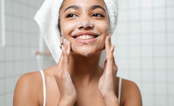 5 Tips Pour Lutter Contre La Peau Grasse Letudiant Trendy